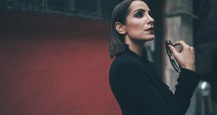 Afra Saraçoğlu Kimdir? - Magazin Haberleri