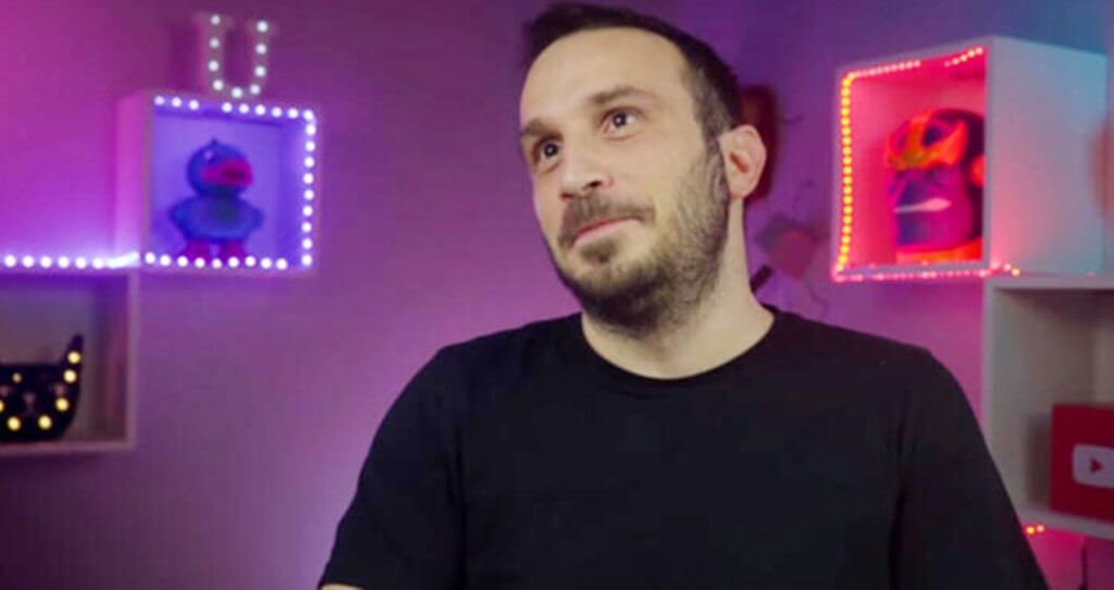 Youtuber Uras Benlioğlu'nun aracında yangın çıktı - Magazin Haberleri
